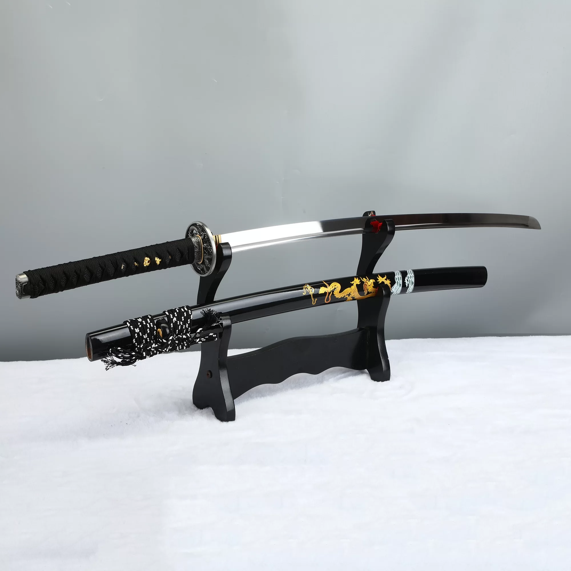 Manganese Steel Sharp-edged Blade Katana With Black Dragon Theme ...
